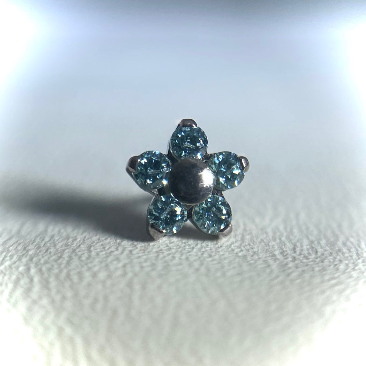 Flower Threadless Ends (NeoMetal) – Haven Body Jewelry